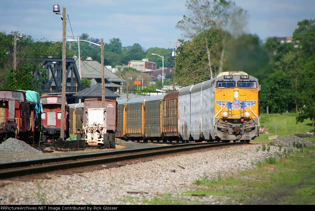 212 With Union Pacific Power @ 0923 hrs
